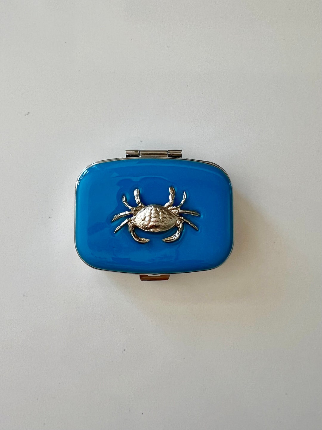 Pill Box With Crab Inlaid in Royal Blue Glossy Resin, Gift for Mom, Dad ...