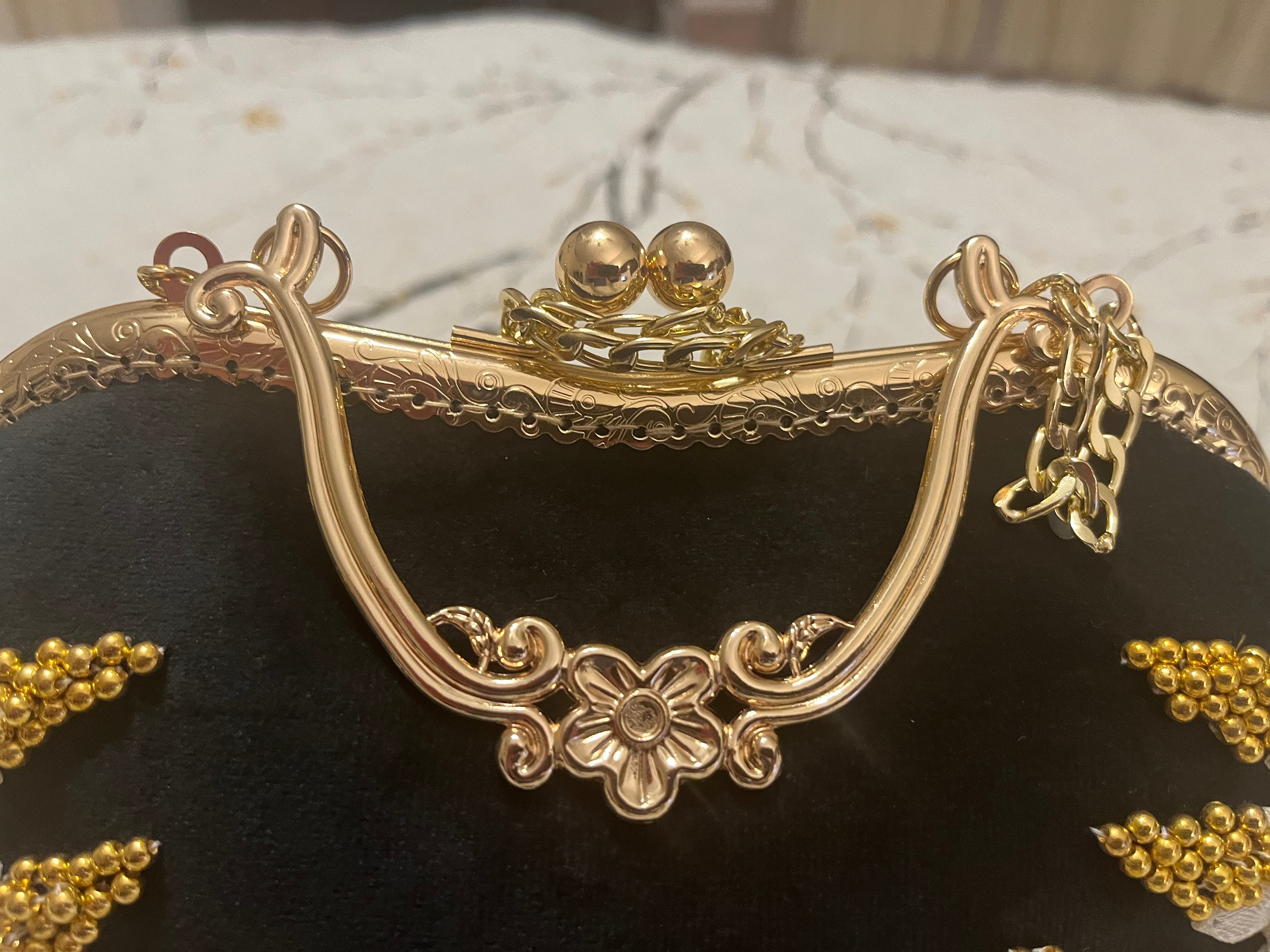 Amy´s special handbag is made just for you! | mgmforex.com