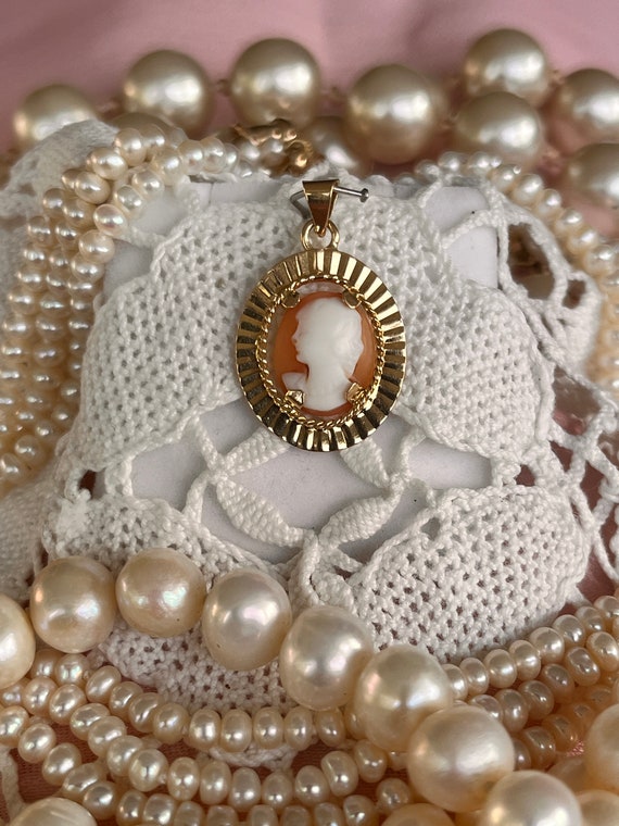 Antique victorian 14 carat full gold cameo shell pend… - Gem