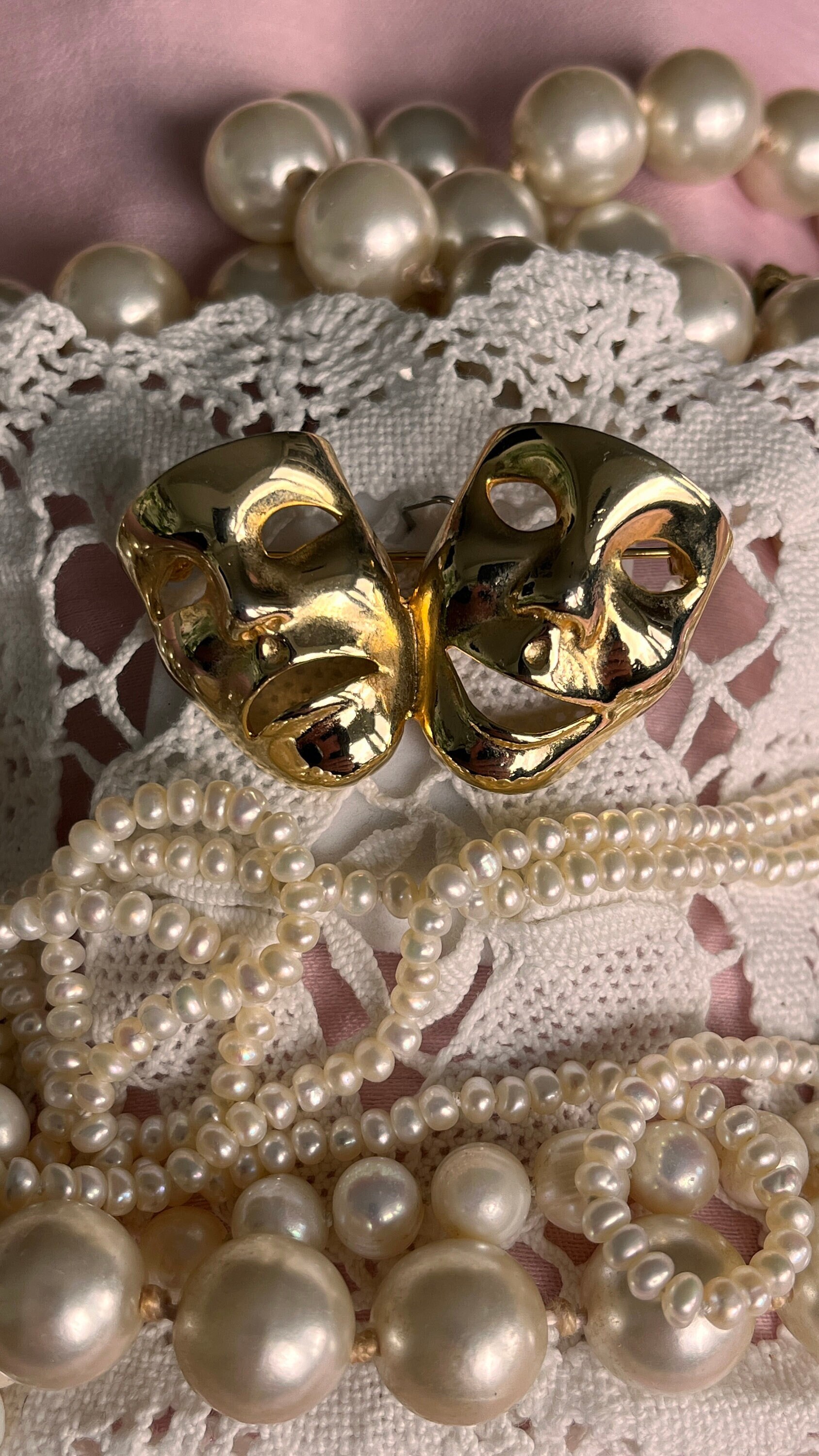 Vintage 1980's Retro Gold Layered Tragedy and Comedy Masks Brooch ...