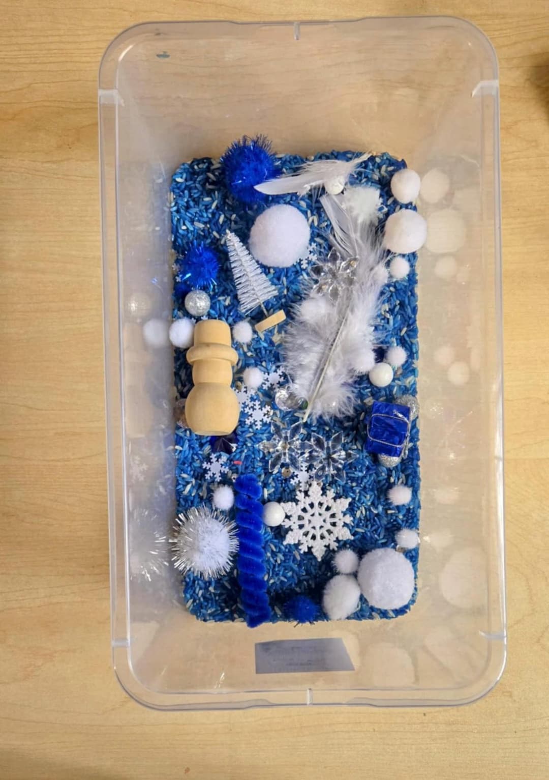 Winter Wonderland Sensory Bin, Affordable Christmas Sensory Rice ...
