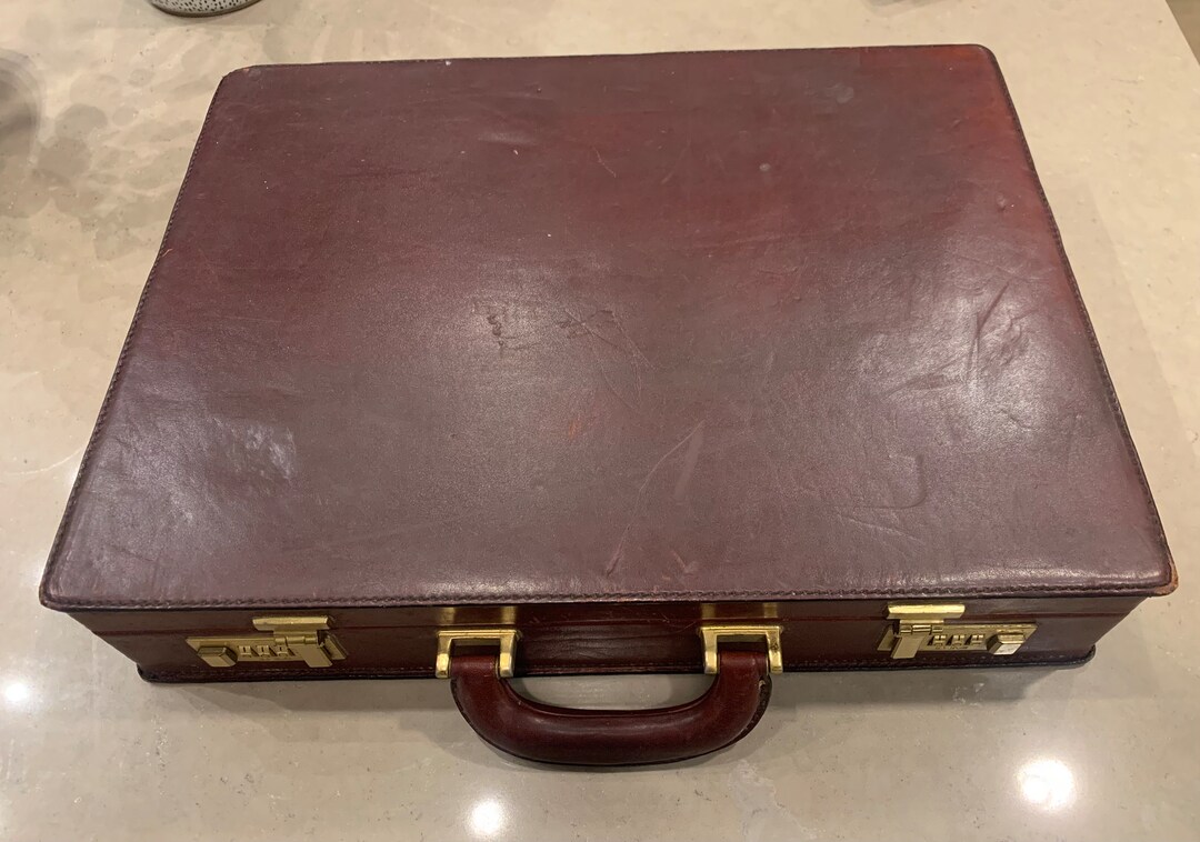 Vintage 1980s Tumi Leather Briefcase Attaché With Gold Hardware. 3 5/8 ...