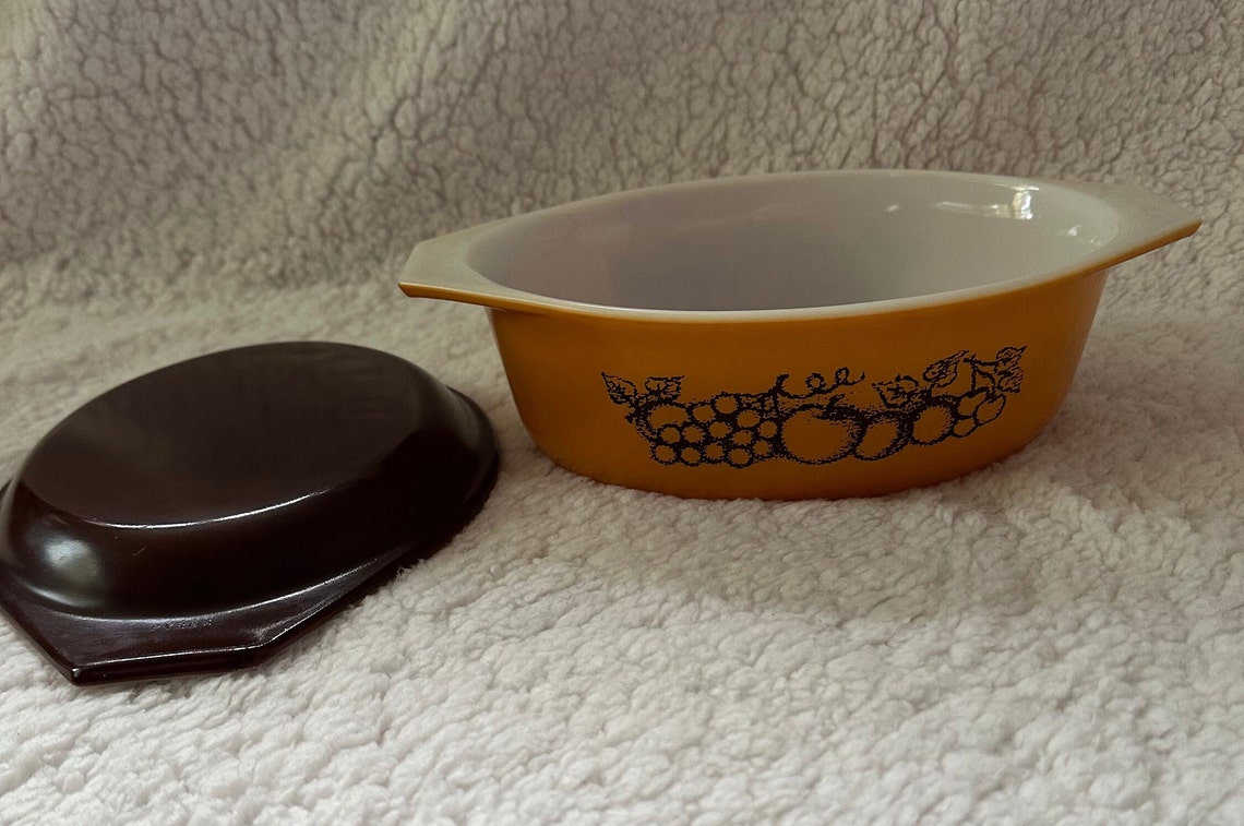 Vintage Pyrex 943 Oval Old Orchard 1.5QT Casserole Dish With Lid, MCM ...