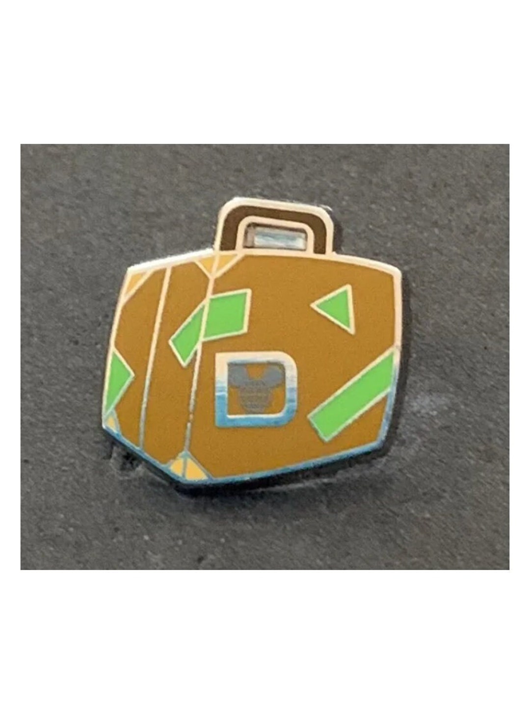 20 Yrs of Disney Pins Iconic Events- A Family Pin Gathering - Suitcase ...