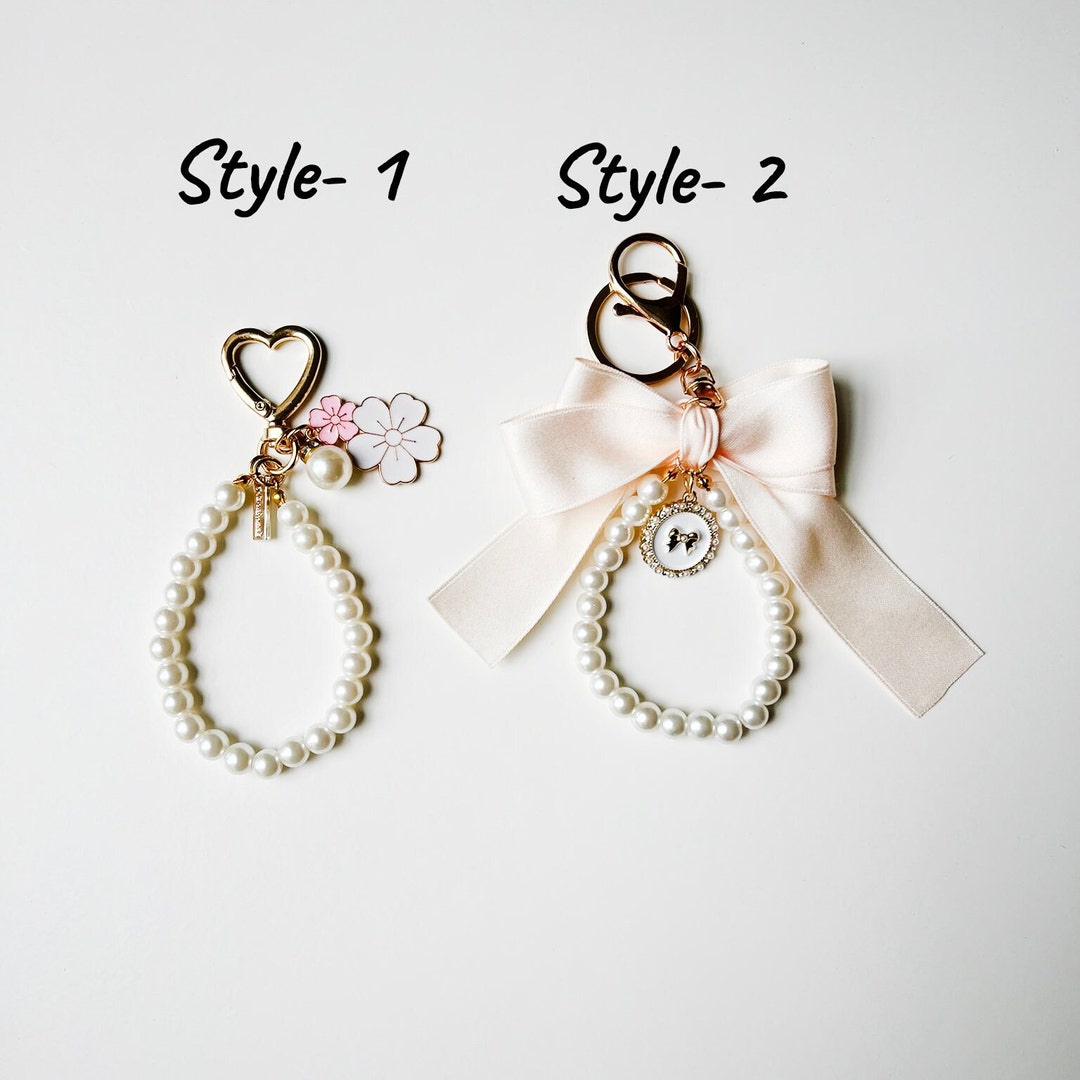 Pearl Elegant Handmade Aesthetic Keychain, Pearl Bag Charm With Bow ...
