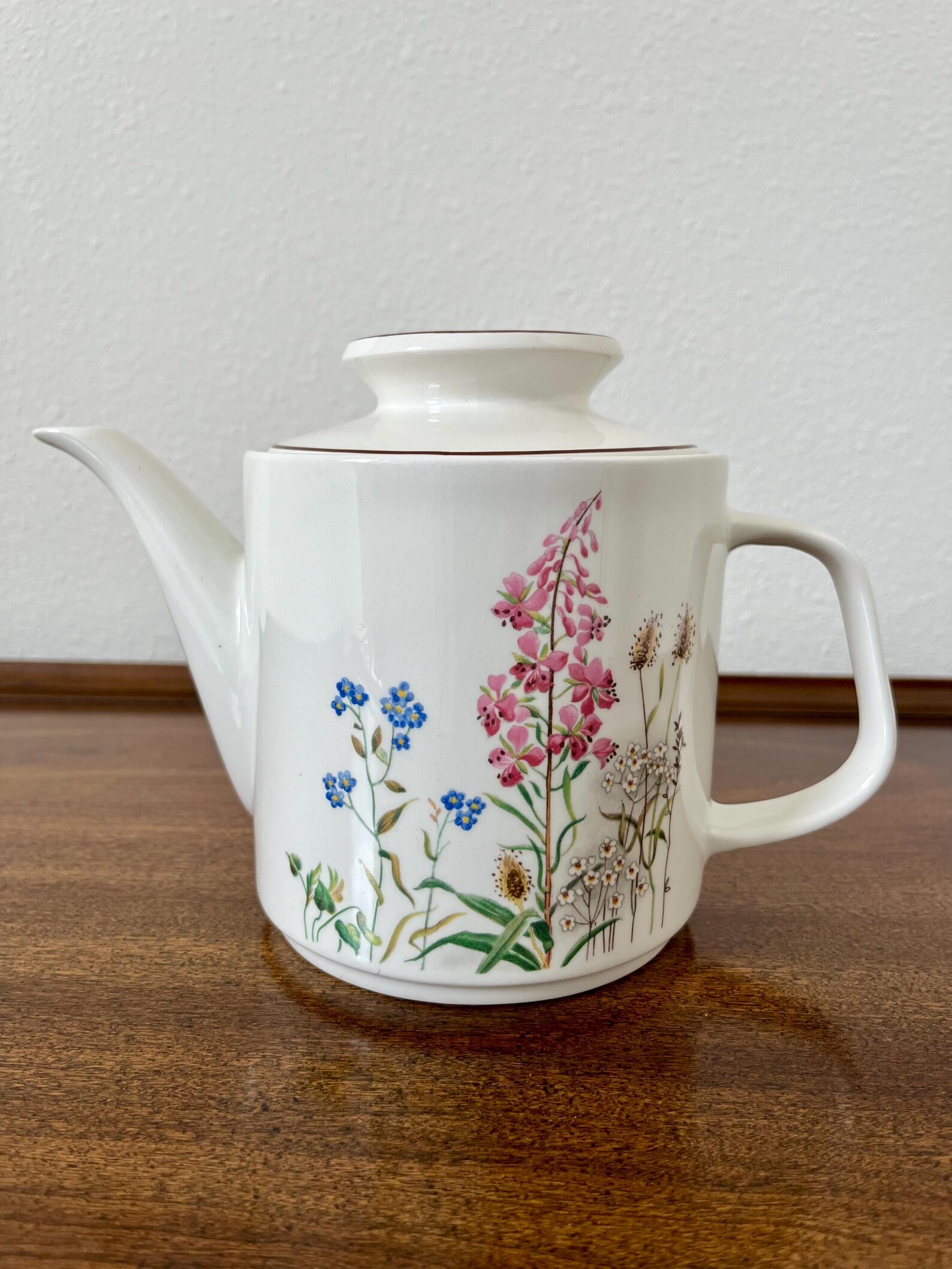 Vintage J & G Meakin Wayside Teapot Floral on White Design | Made in ...