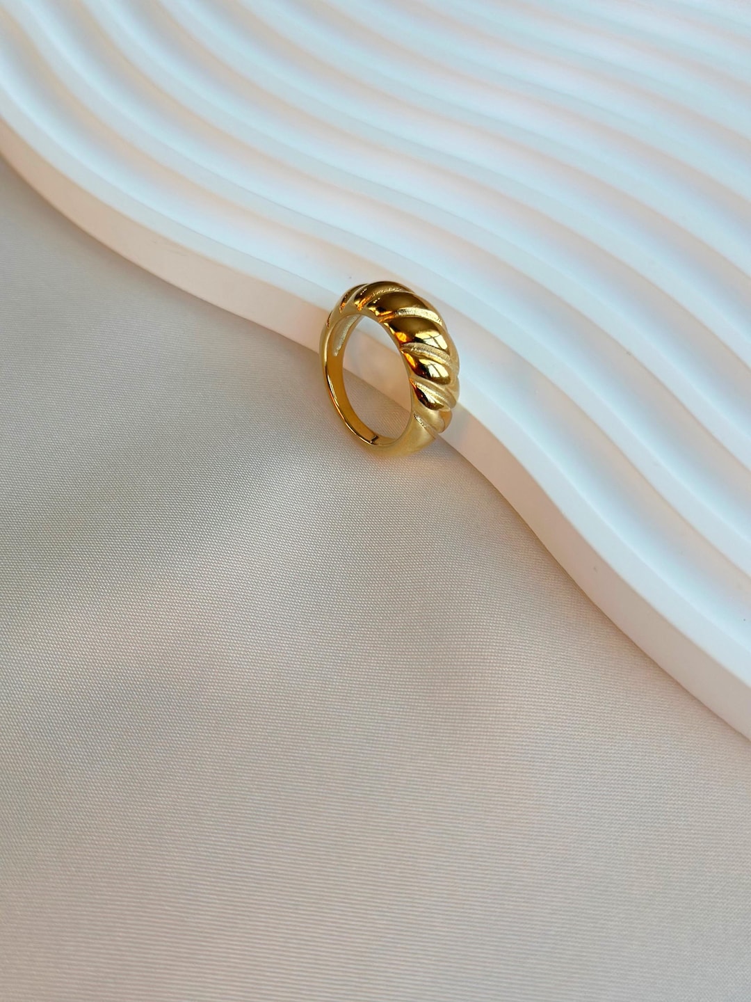 18k Gold Croissant Ring| Chunky Gold Ring| Croissant Ring| Gold Dome Ring| Gift for Her| Chunky ...
