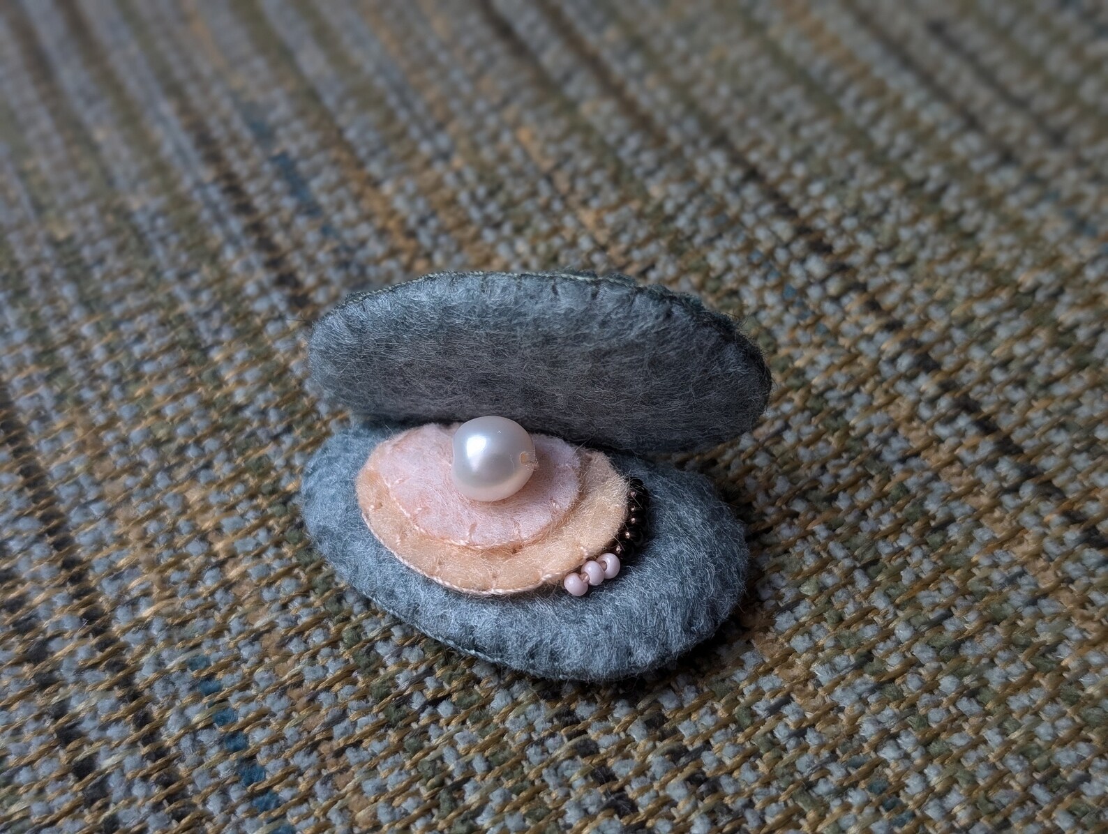 One Felt Mussel for Dolls, Food Prop, or Desk Buddy - Etsy