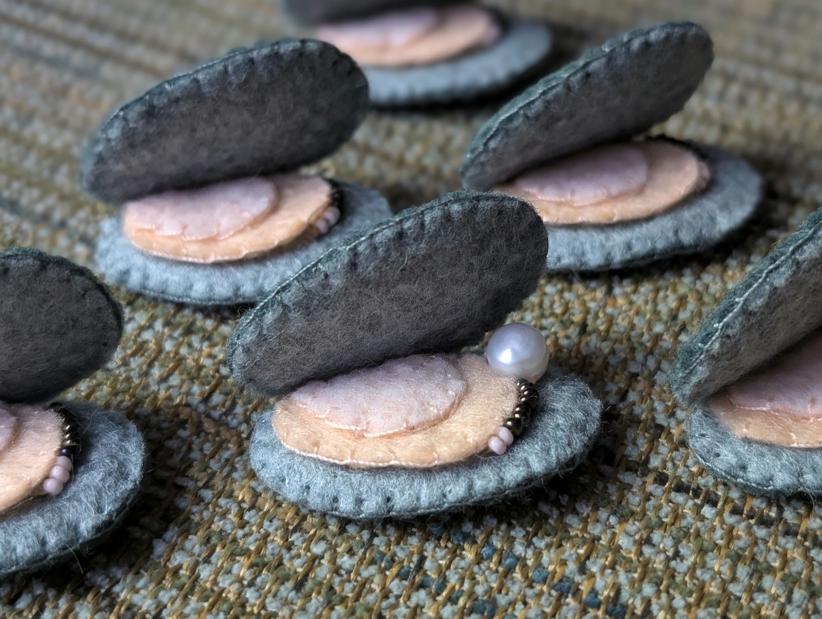 One Felt Mussel for Dolls, Food Prop, or Desk Buddy - Etsy