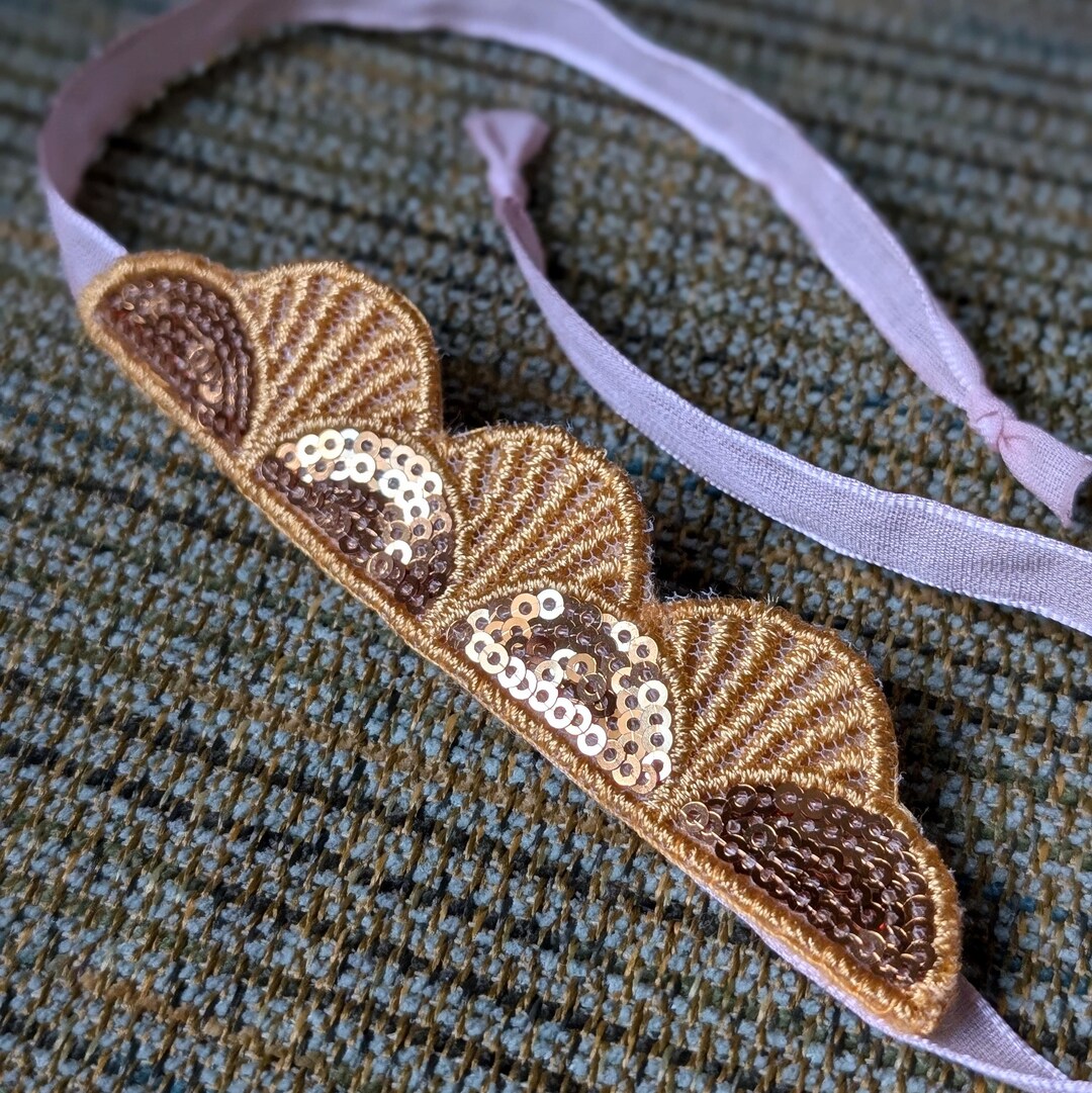 One Golden Scalloped Crown - Etsy