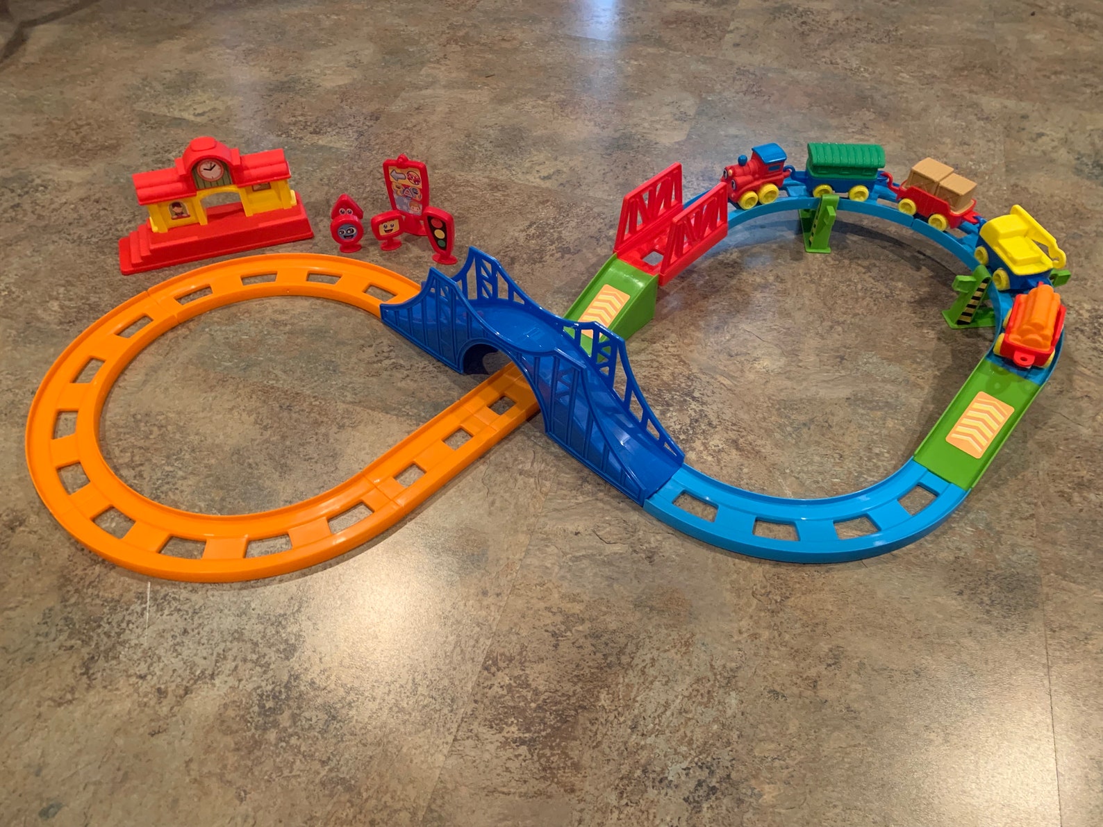 Fun Train Set! Non-motorized Set Complete! Tracks, Bridges, Loops ...