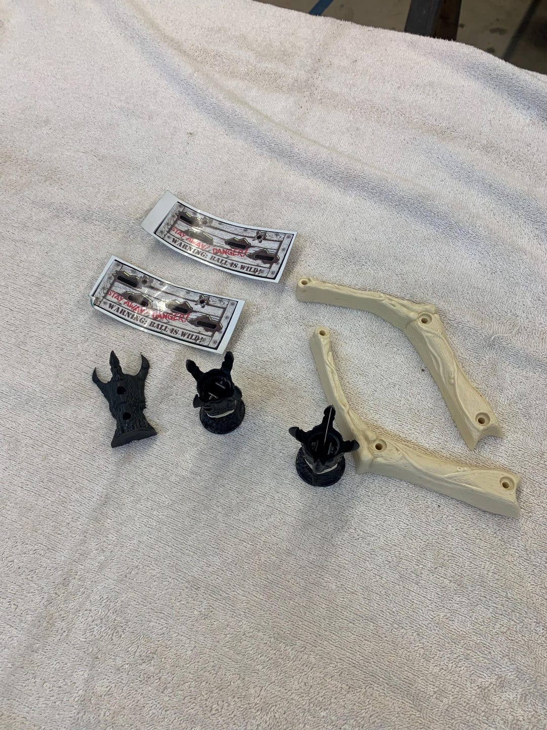 Scared Stiff Elvira Pinball 1996 Boney Lane Guides, Flasher Claws and ...