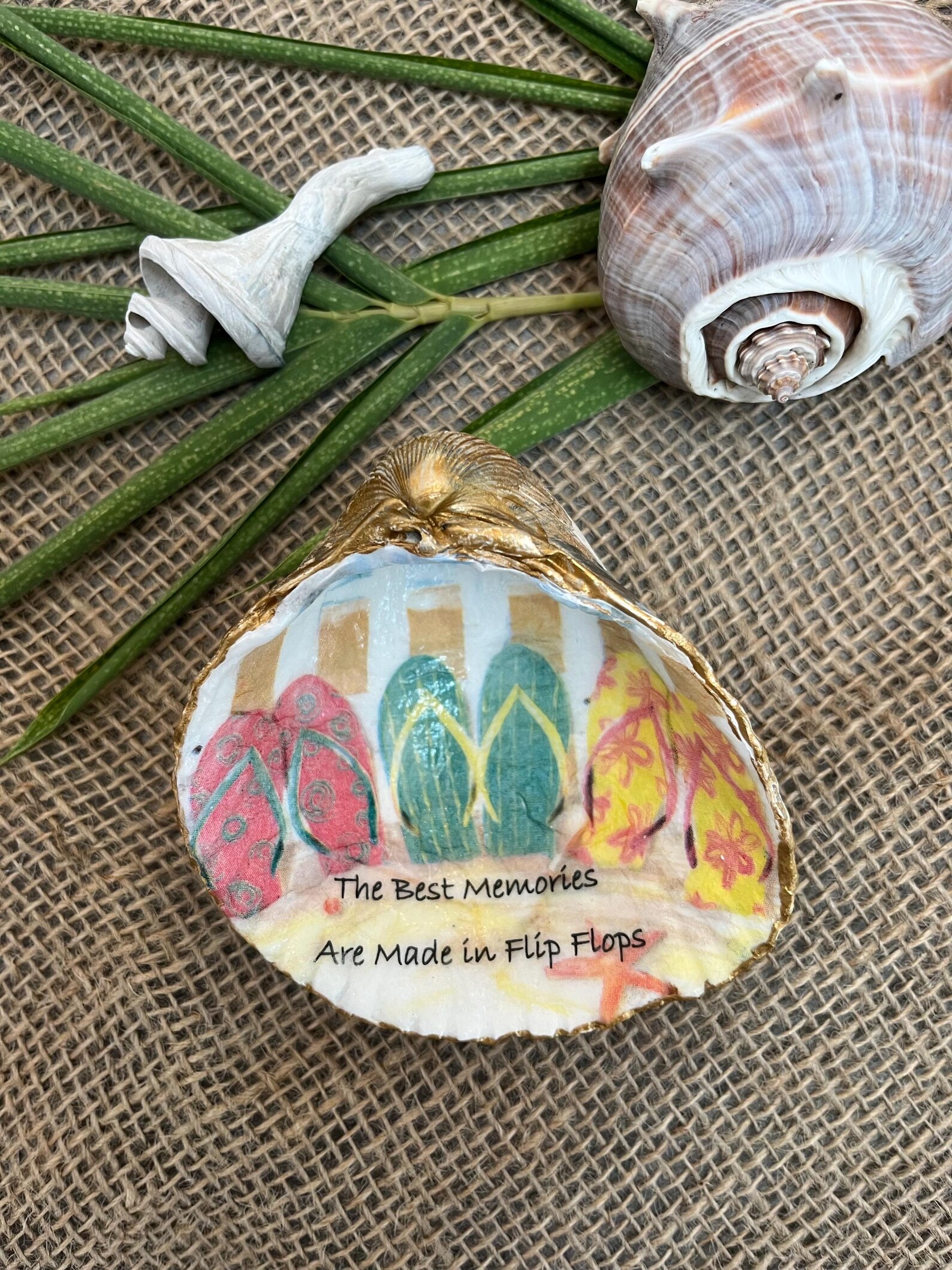 Decoupaged Shell 'the Best Memories Are Made in Flip Flops' Makes the ...