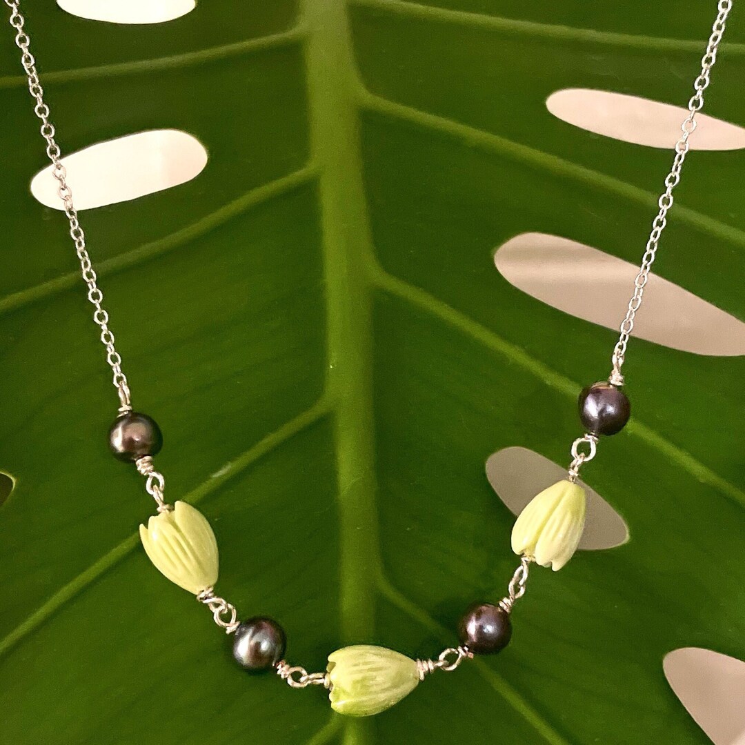 Green Pikake Pearl Necklace - Etsy