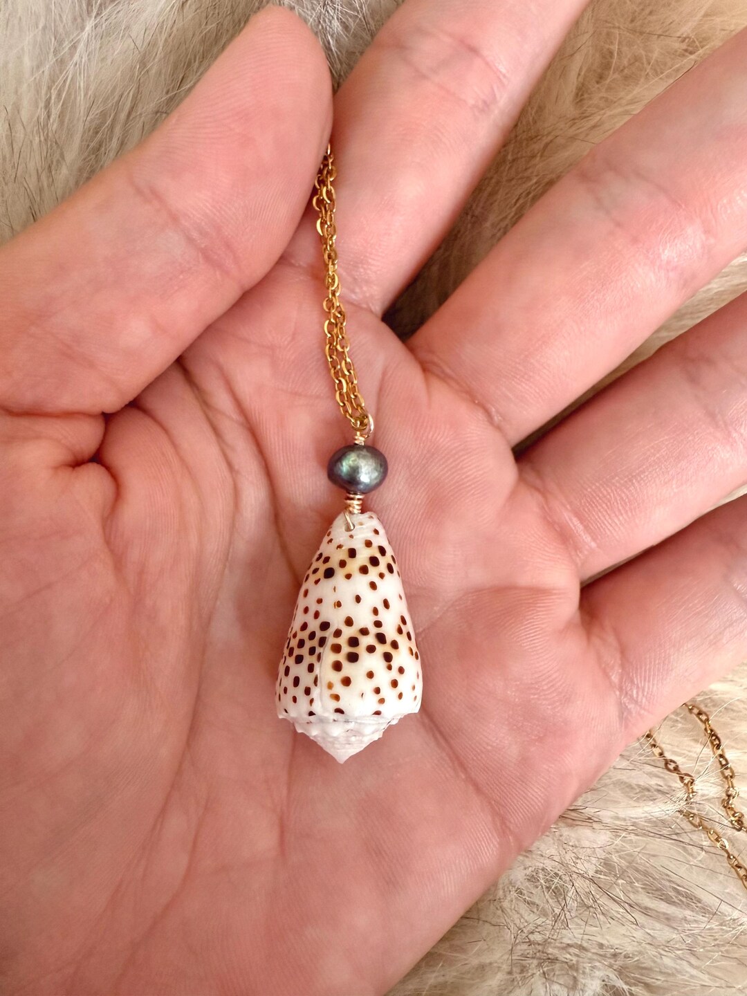 Flea Coneshell Necklace (gold) - Etsy