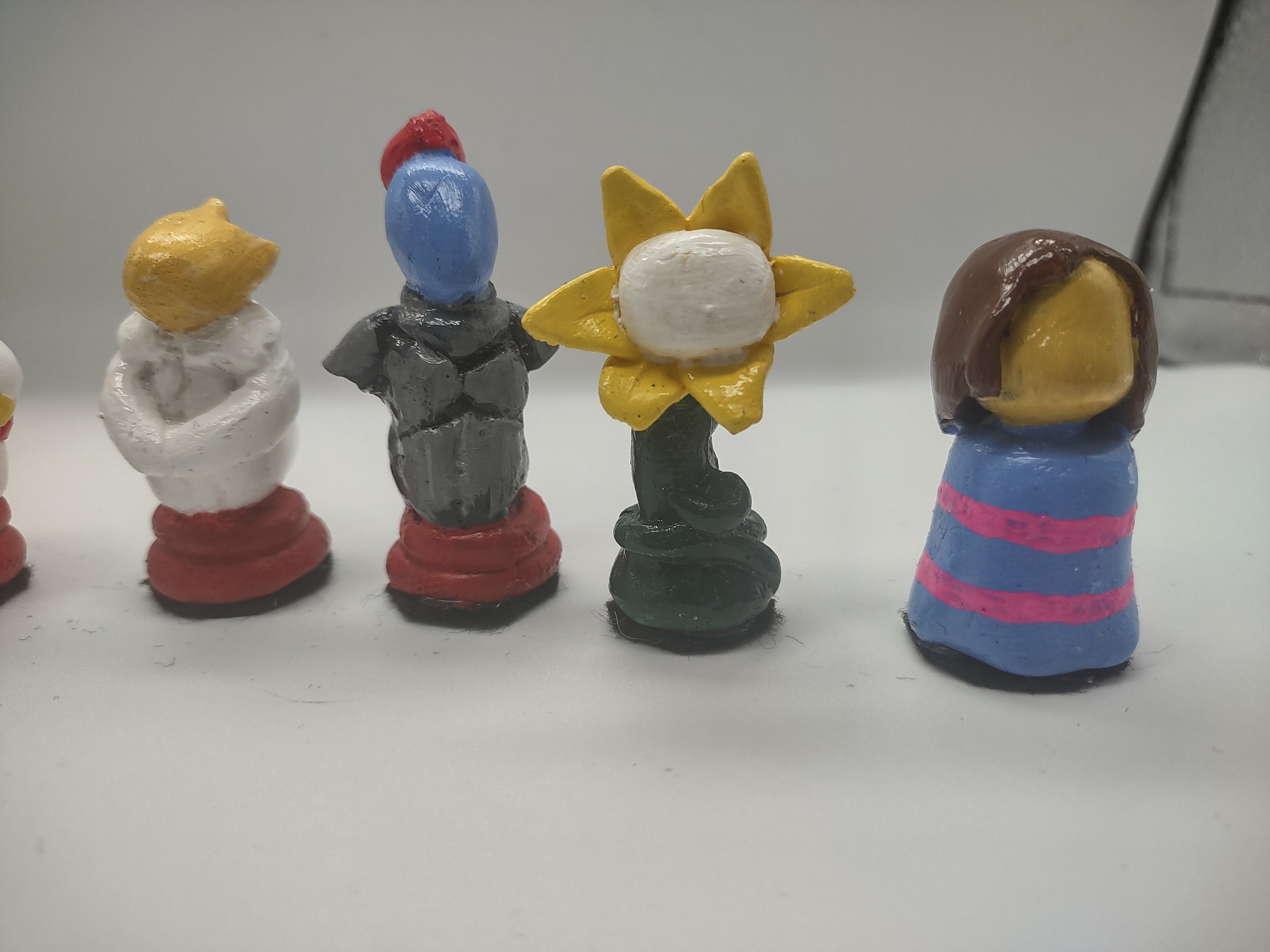 Undertale Chess Pieces/ Small Sculptures Undyne, Sans, Alphys, Papyrus ...