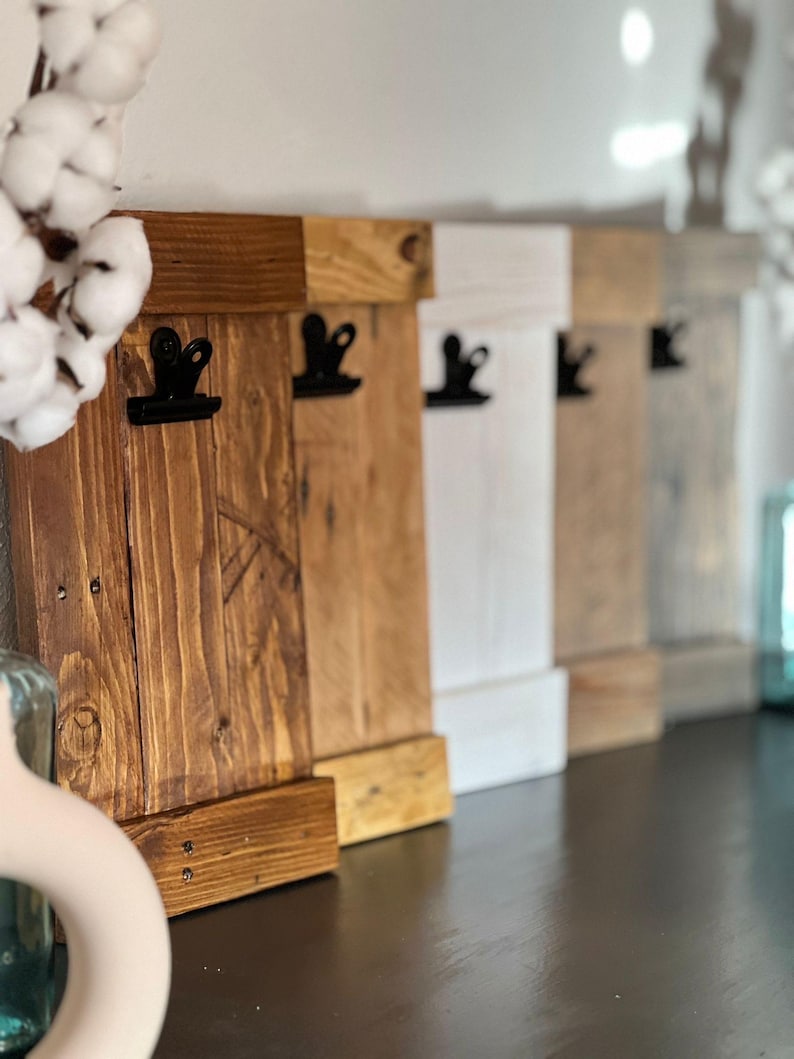 Rustic Wood Clip Frame From Reclaimed Pallet Photo, Recipe, or Note ...