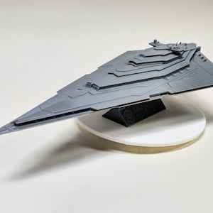 Resurgent-class Star Destroyer – First Order Flagship Model (2 Sizes ...
