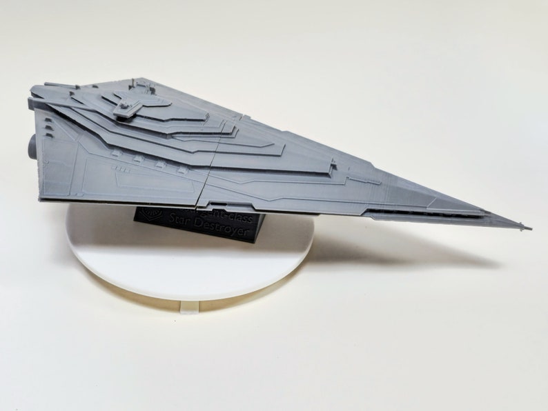 Resurgent-class Star Destroyer – First Order Flagship Model (2 Sizes ...