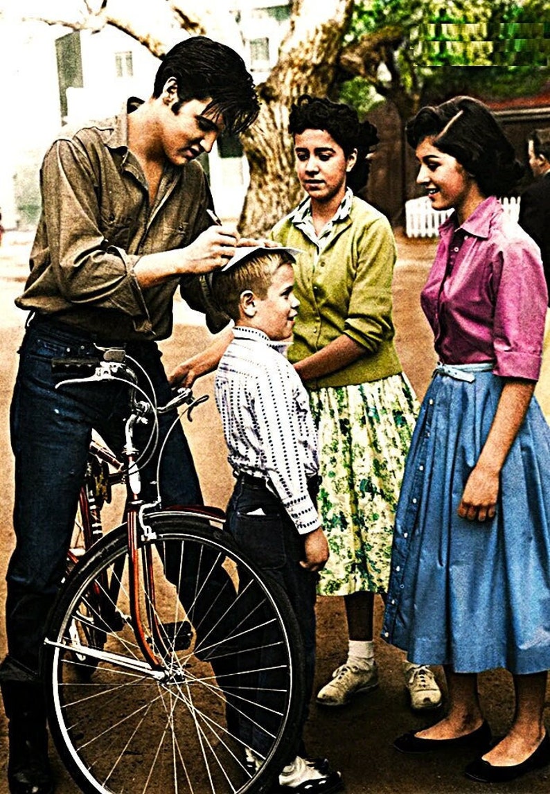 ELVIS on BIKE Signing AUTOGRAPHS Photo Magnet 3"x5" - Etsy