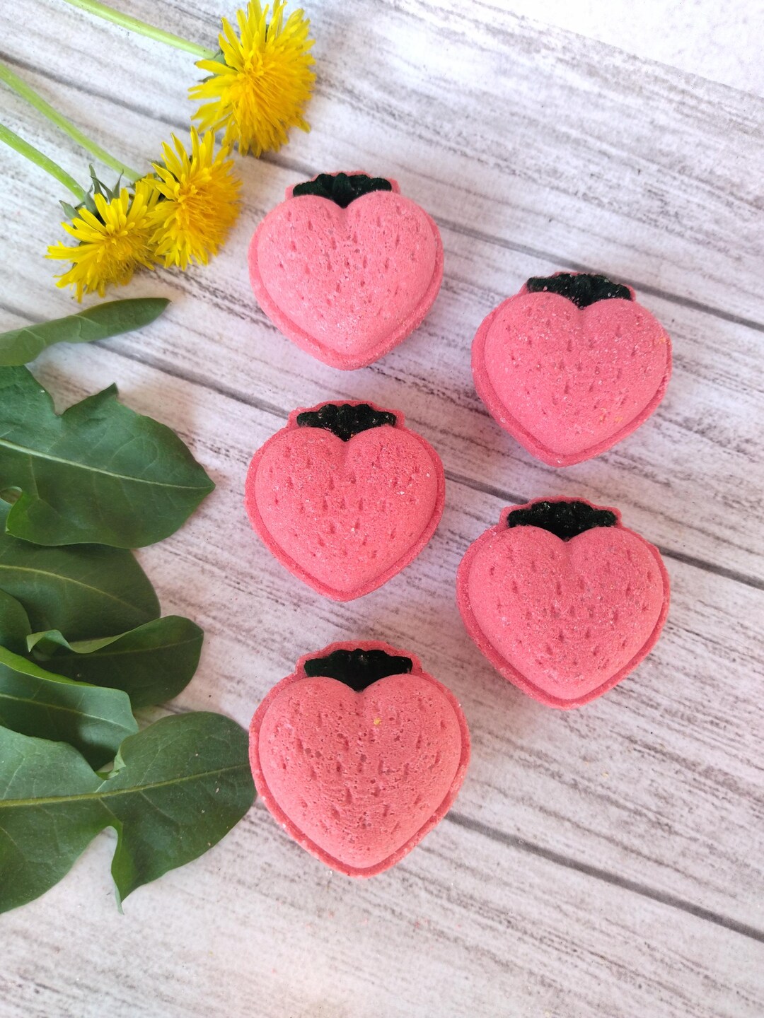 Mini Strawberry Bath Bombs – Cute Fruit Bath Fizzies for Kids ...