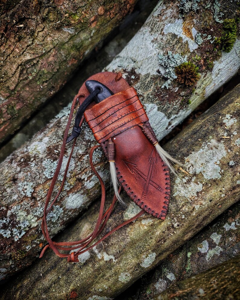 Handcrafted Primitive Neck Knife – the Spirit of Ancient Hunters, A ...