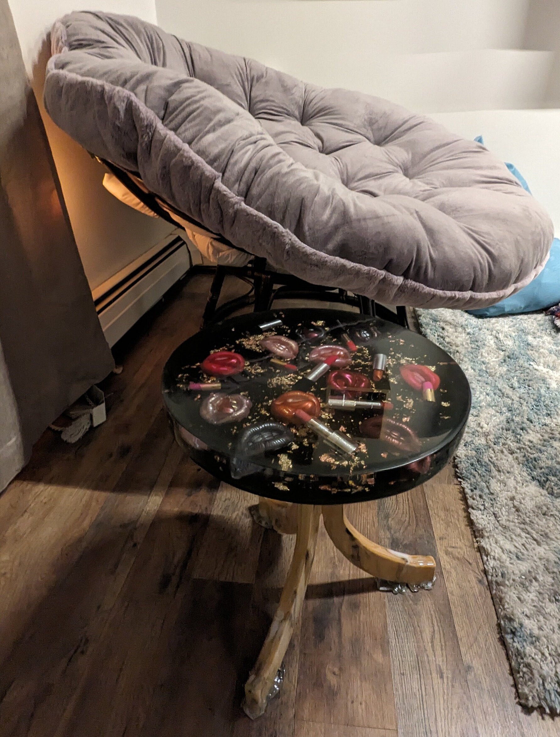 Table of Kisses - Etsy