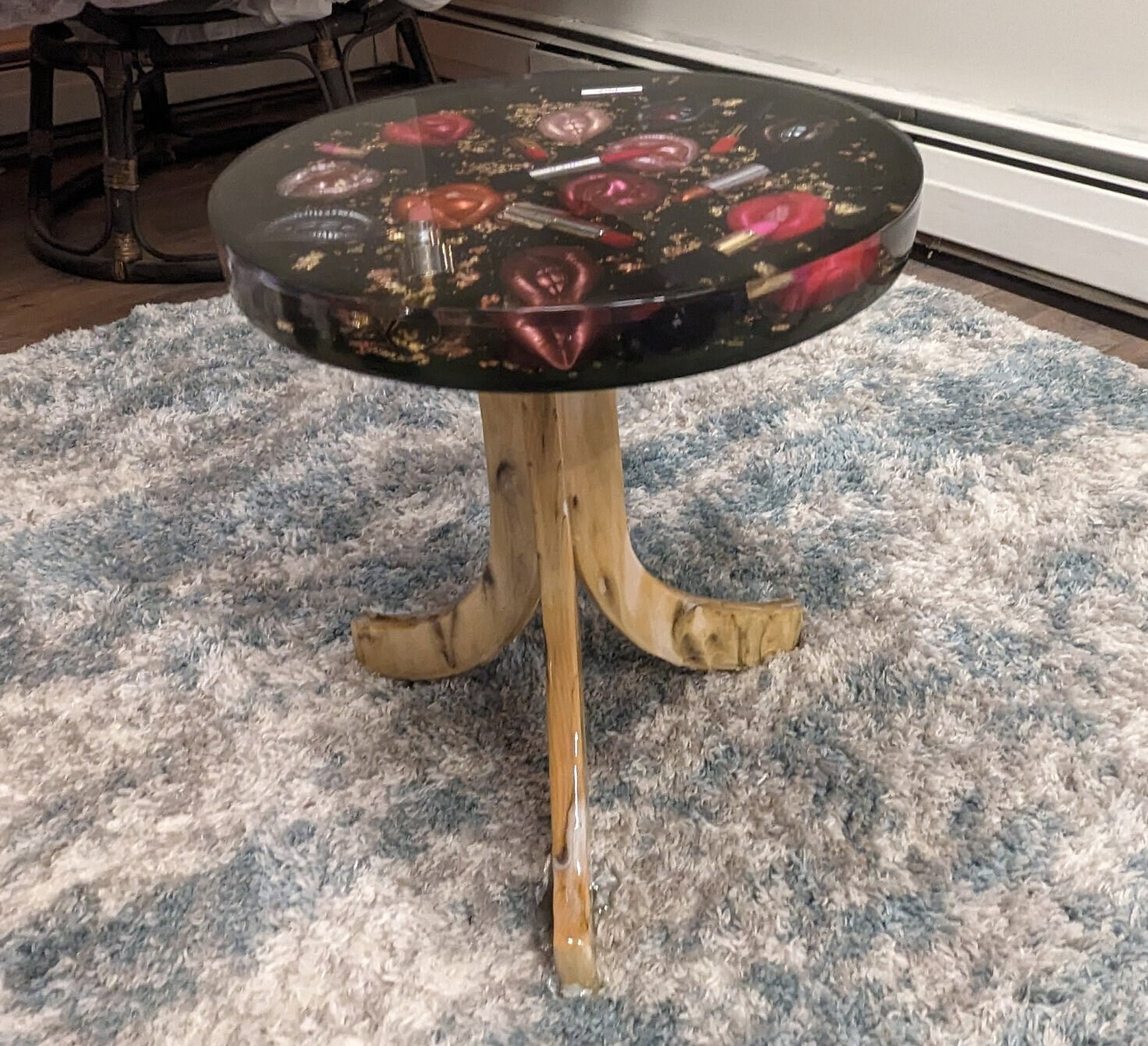 Table of Kisses - Etsy