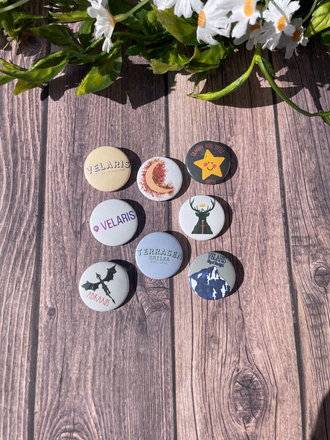 Throne of Glass, ACOTAR, Crescent City, Sarah J Maas-themed Romantasy ...