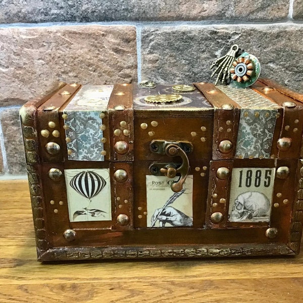 Alice in Wonderland Wooden Square Jewellery Box, Alice in Wonderland ...
