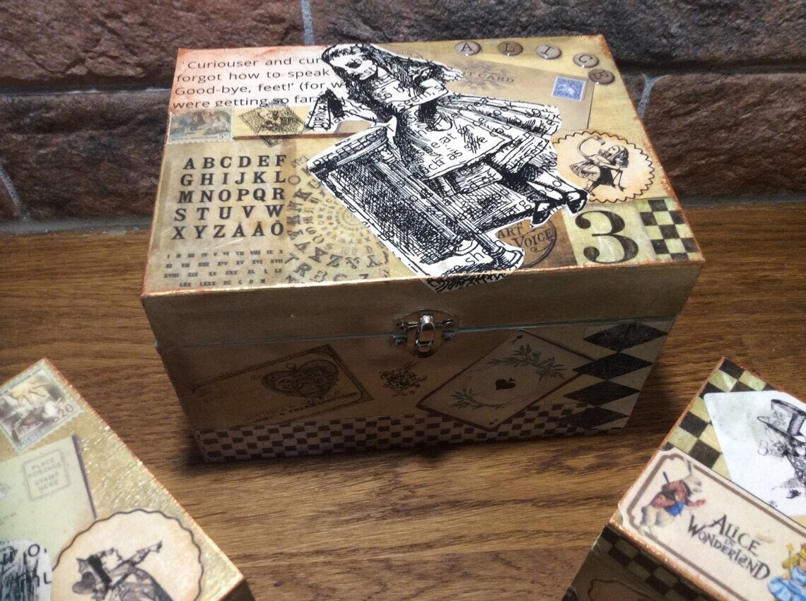 Alice in Wonderland Wood Jewellery Organiser, 3 Inter-stacking ...