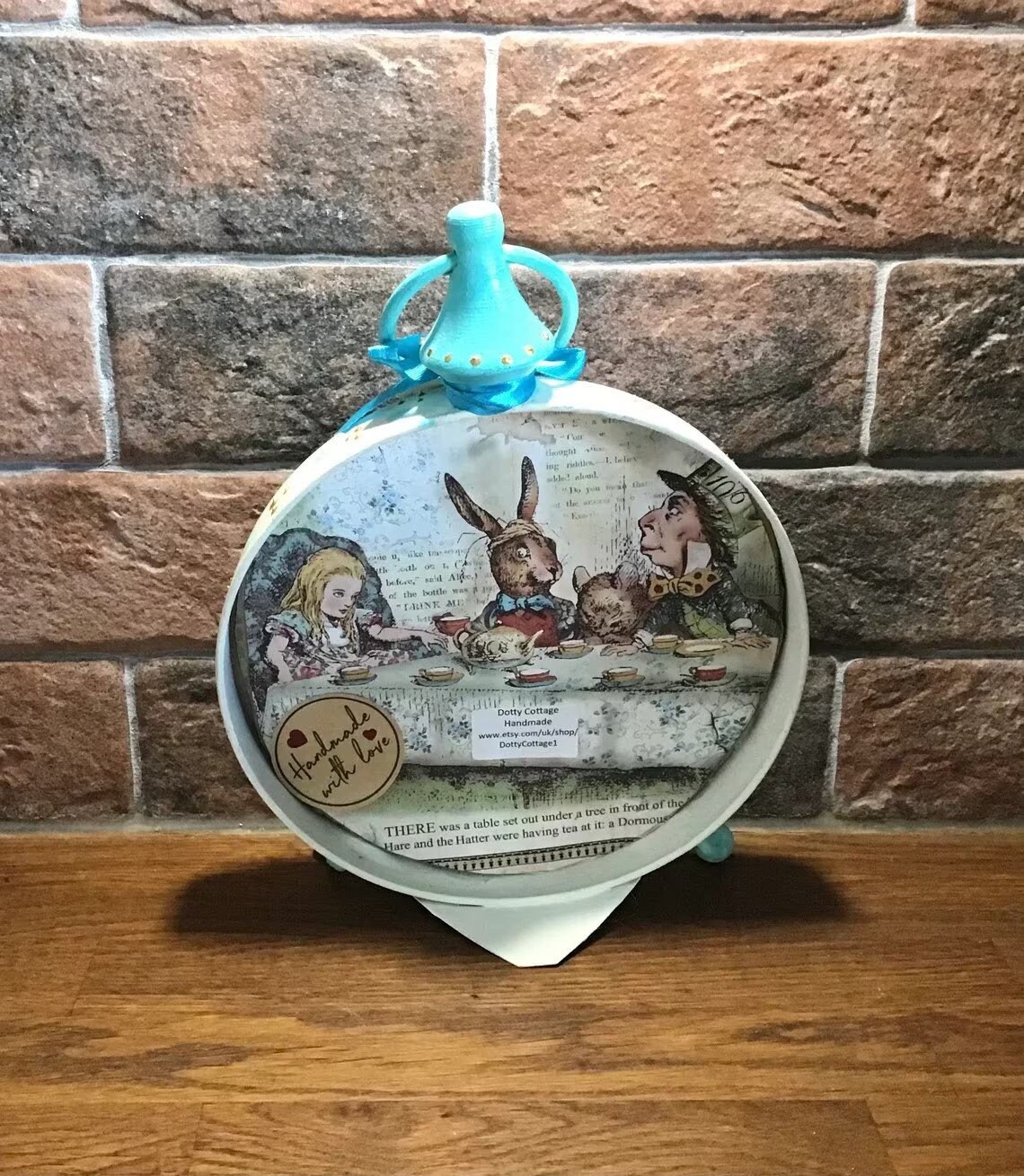Alice in Wonderland Clock: Upcycled Retro Alarm Clock Diorama Ornament ...