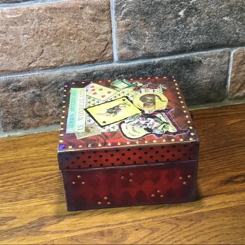 Alice in Wonderland Keepsake Box: Hand-decorated Wooden Jewelry Box - Etsy