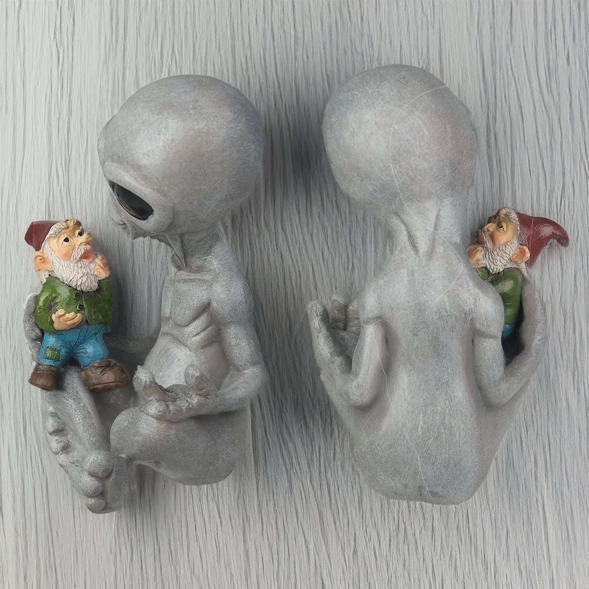 Alien Holding Dwarf Garden Statue, Outdoor Yard Decor, Porch Decor ...