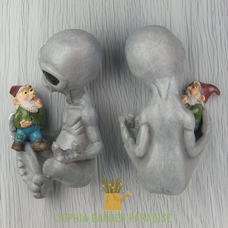 Alien Holding Dwarf Garden Statue, Outdoor Yard Decor, Porch Decor ...
