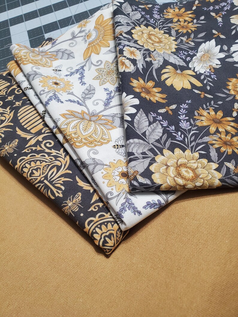 Quilted Square Hoodie Sweatshirt W/ Honey Bee Design - Etsy