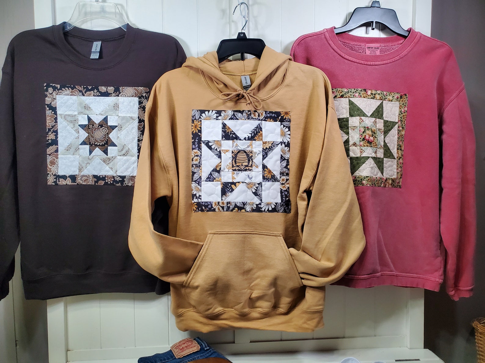 Quilted Square Hoodie Sweatshirt W/ Honey Bee Design - Etsy