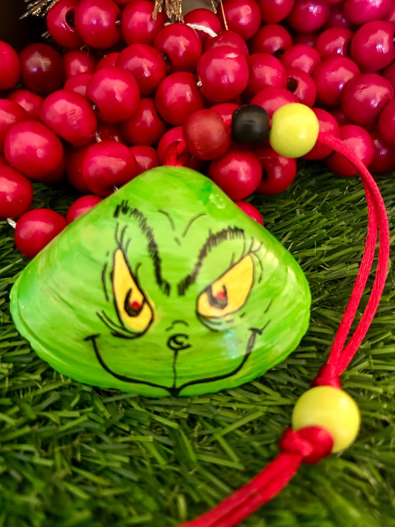 Handpainted Grinch Inspired Ornaments. Oyster and Clam Shell Hand ...