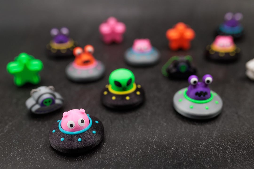3D Printed Alien Fidget Clickers, Super Clicky UFO Fidgets With ...