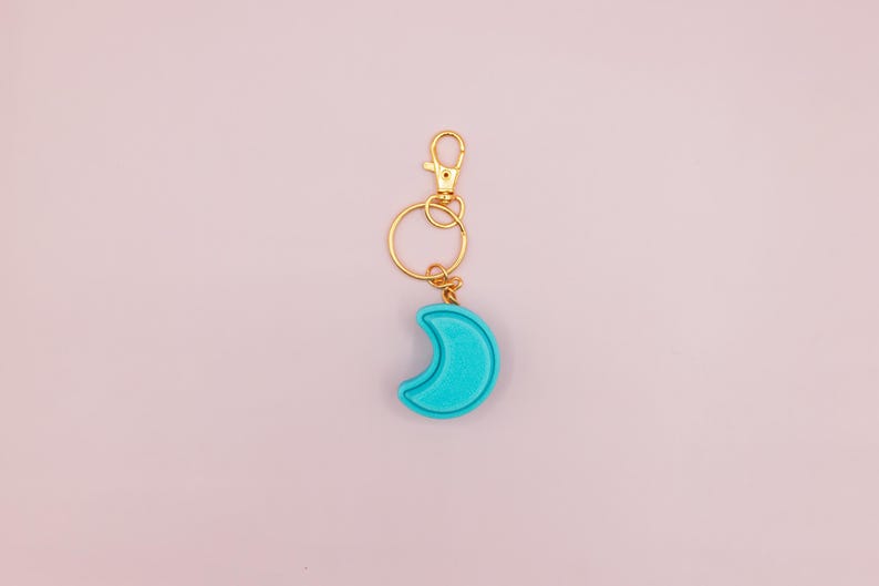 3D Printed Crescent Moon Shaped Fidget Clicker Keychain, Cute Clicky ...