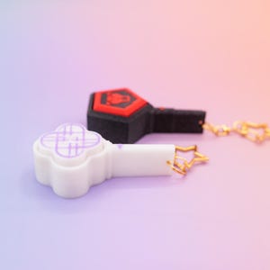 K-pop Demon Hunters Inspired Light Stick Fidget Clicker Keychain, 3D ...