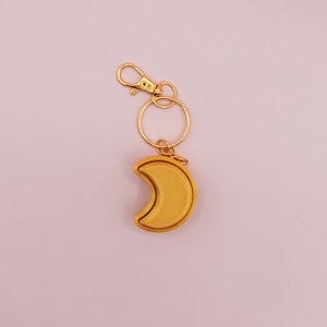3D Printed Crescent Moon Shaped Fidget Clicker Keychain, Cute Clicky ...