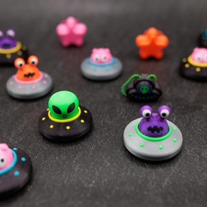 3D Printed Alien Fidget Clickers, Super Clicky UFO Fidgets With ...