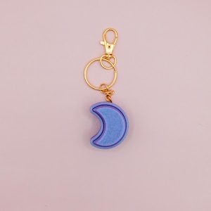 3D Printed Crescent Moon Shaped Fidget Clicker Keychain, Cute Clicky ...