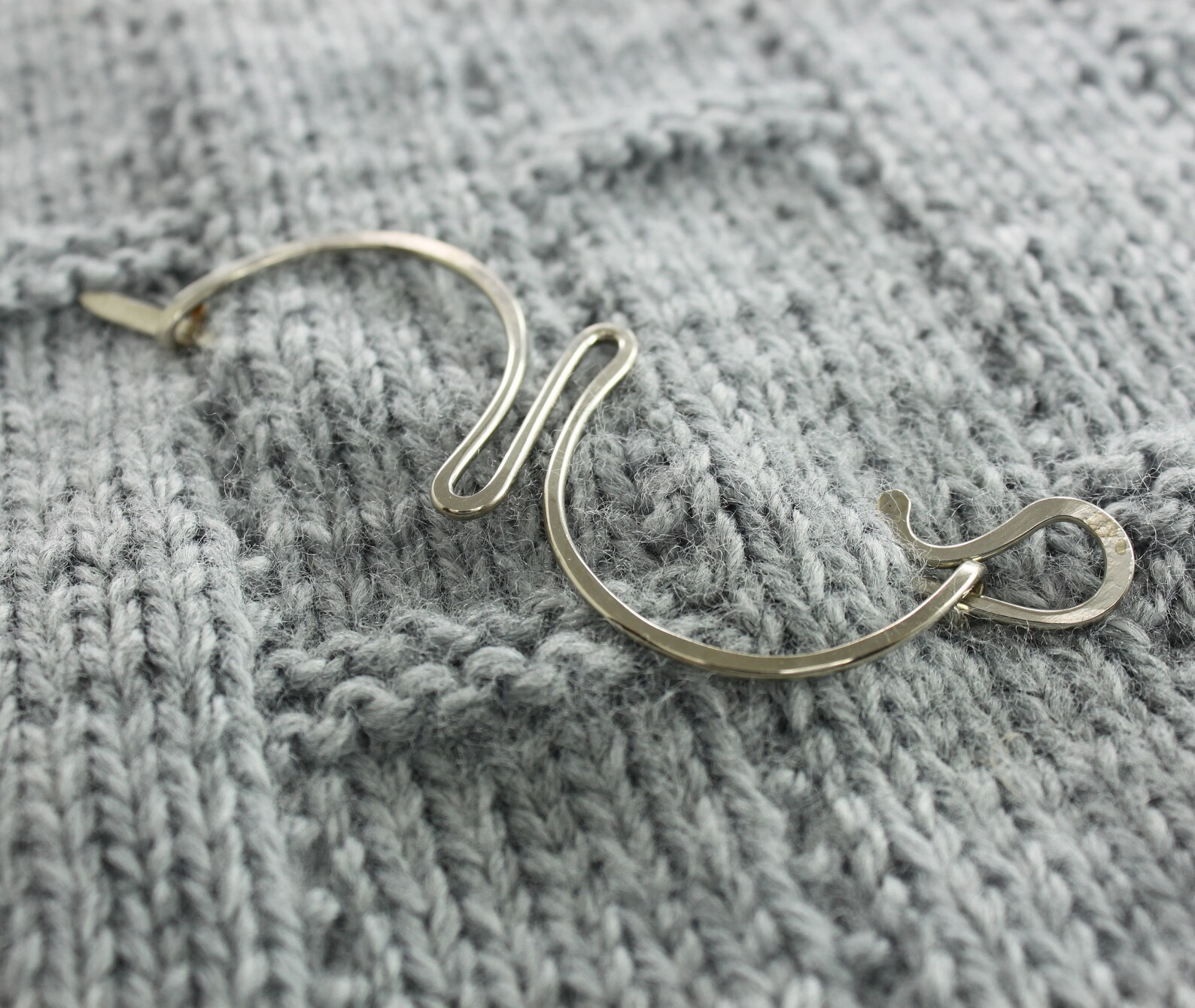 Minimalist Swirl Shawl Pin With Secure Closure, Silver Shawl Pin ...