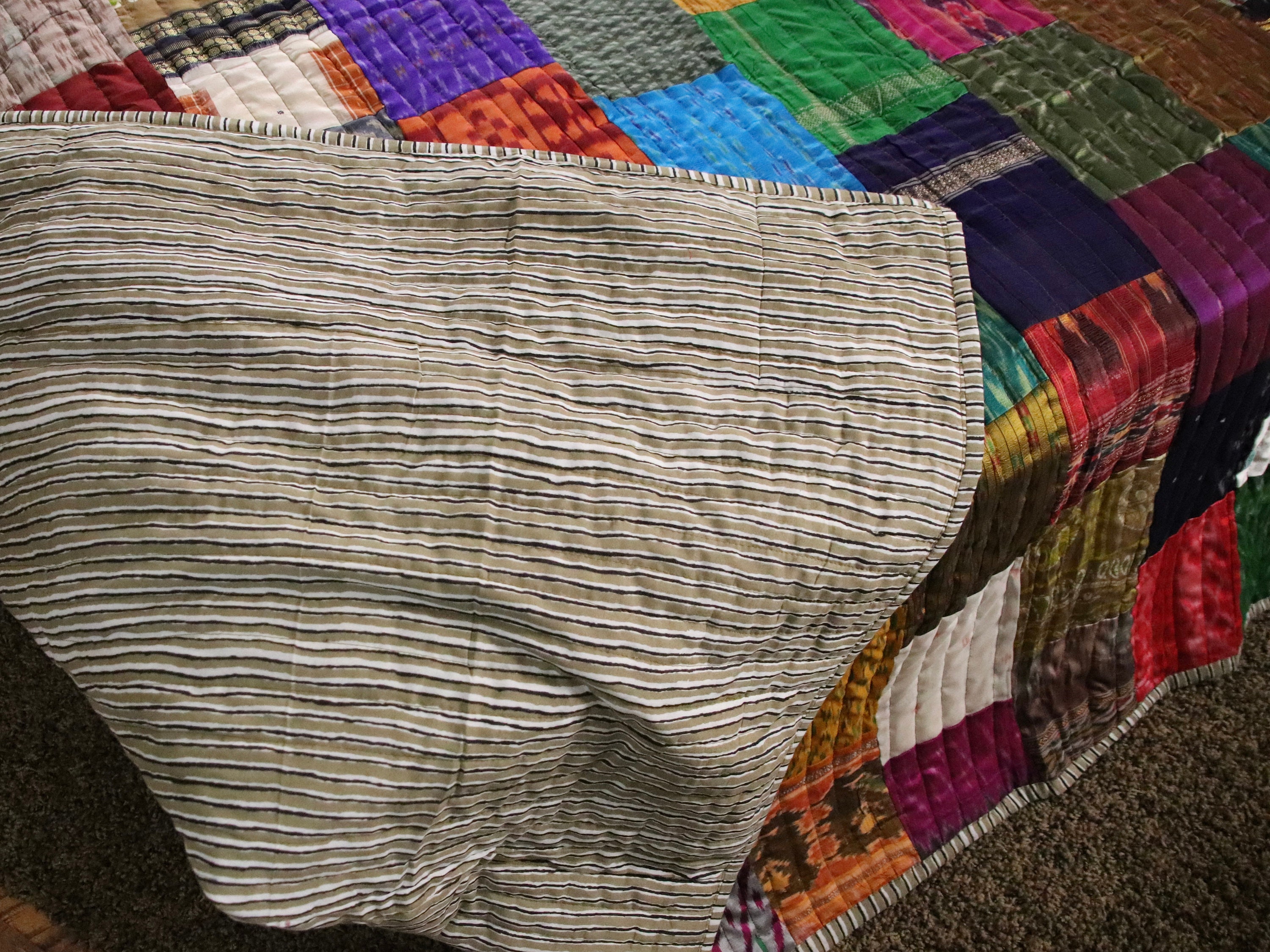 Silk Sari Patchwork Quilt | Soul Sari Sada Design - Etsy