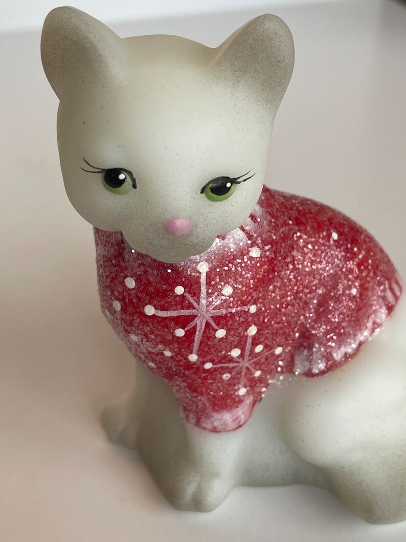 Vintage Fenton White Satin Cat Figurine Sitting Cat Hand Painted ...