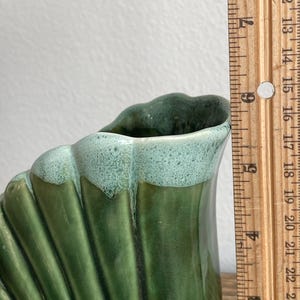 Vintage HULL? MCCOY? POTTERY Sea Foam Drip Planter Shell Shape Green ...