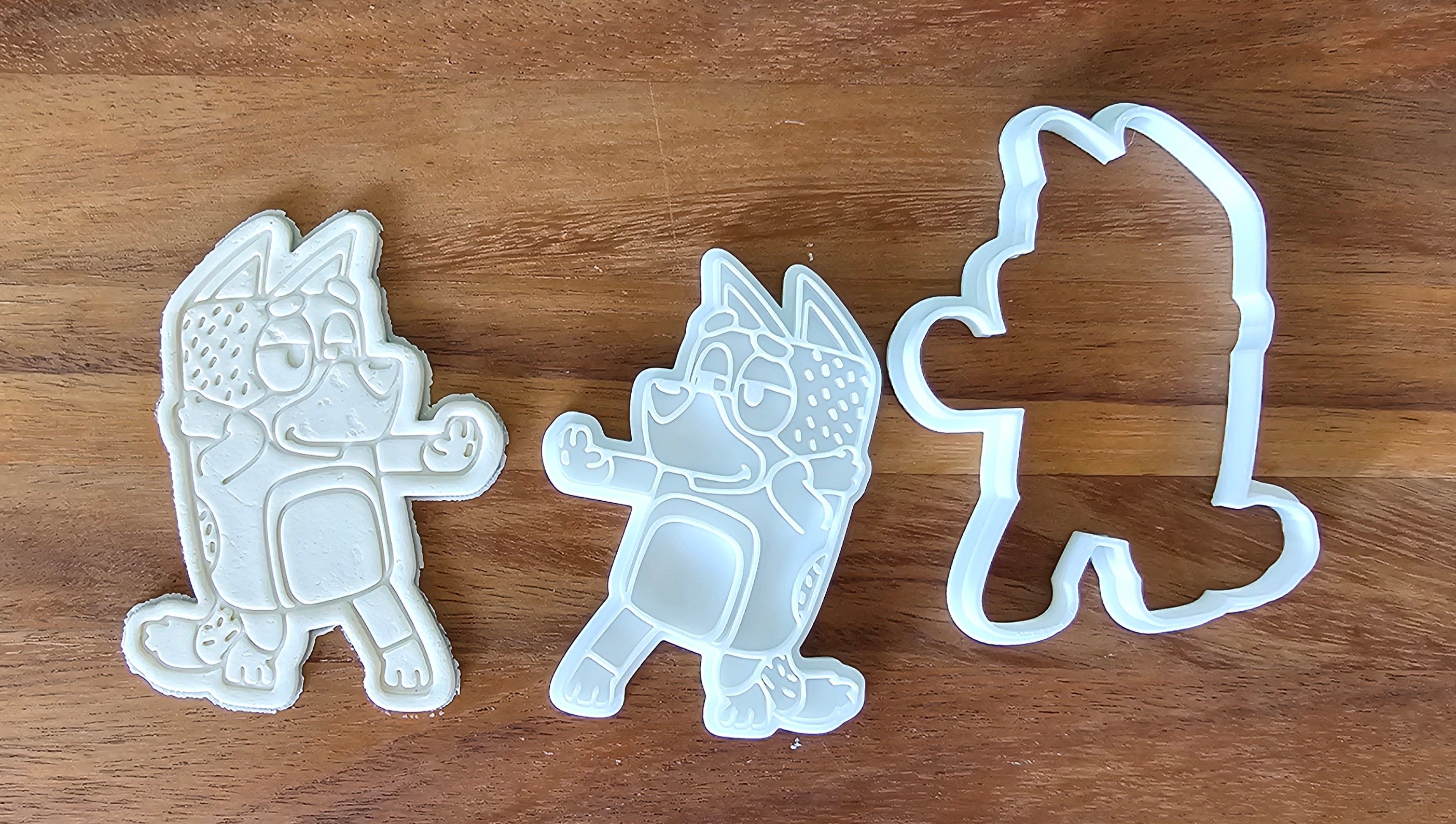 Bluey Family & Friends Cookie Cutter With Embosser Stamps - Etsy Australia