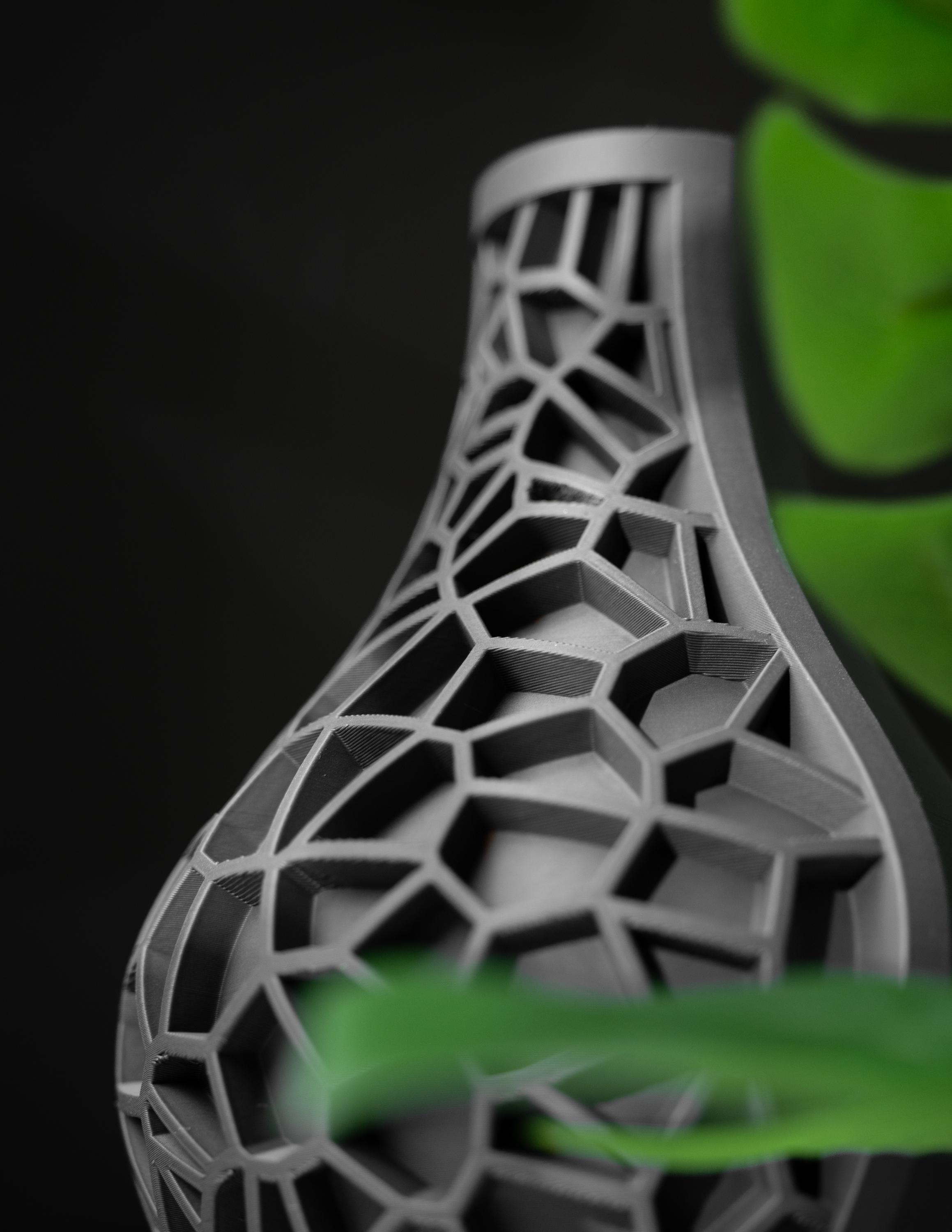 Vori Flower Vase 02 by MODERN MACHINE - Etsy